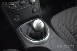 Melns Nissan Qashqai 2008 Kuldīga, ar dzinēja tilpumu 1.50 L un nobraukumu 0 tūkst. km par 3350 €, foto 9 vietnē AUTOMOTO.COM.LV