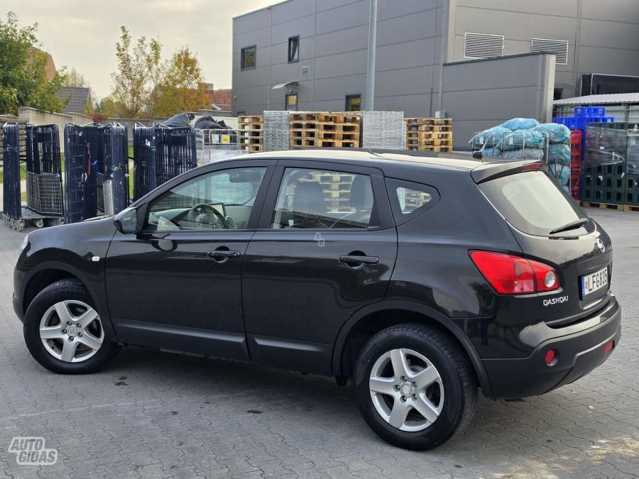 Black Nissan Qashqai 2008 in Silute, with an engine capacity of 2.00 L and mileage of 280 thousand km for 3600 €, photo 9 on AUTOMOTO.COM.LV