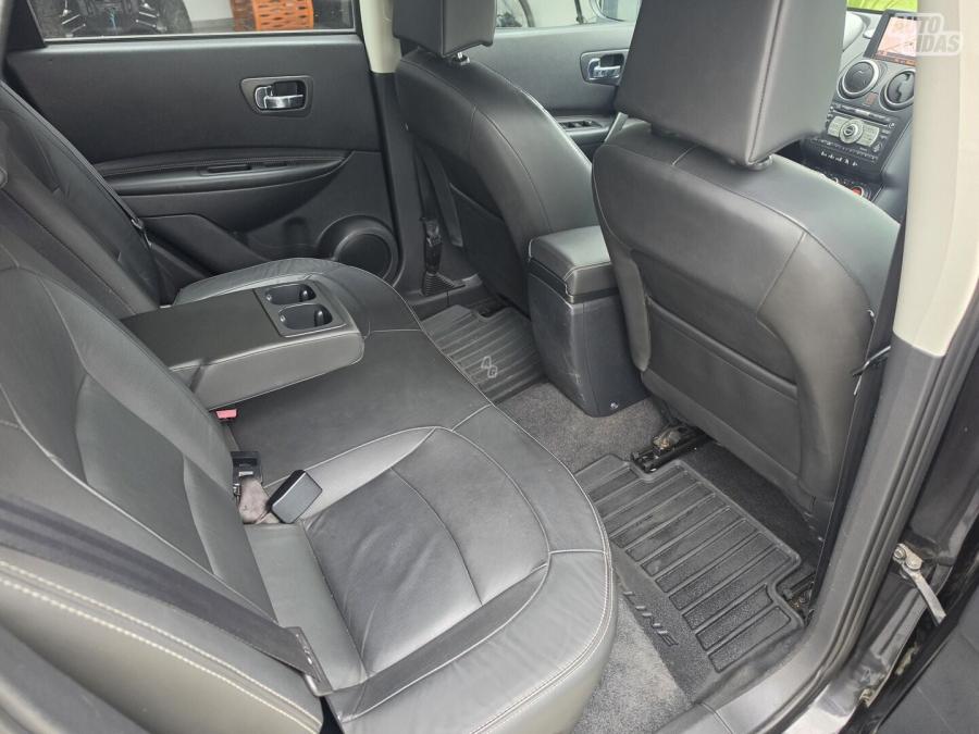 Black Nissan Qashqai 2008 in Silute, with an engine capacity of 2.00 L and mileage of 280 thousand km for 3600 €, photo 20 on AUTOMOTO.COM.LV