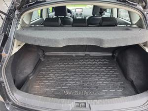 Black Nissan Qashqai 2008 in Silute, with an engine capacity of 2.00 L and mileage of 280 thousand km for 3600 €, photo 22 on AUTOMOTO.COM.LV