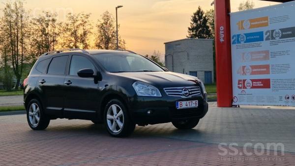 Black Nissan Qashqai 2009 in Jelgava, with an engine capacity of 2.00 L and mileage of 346 thousand km for 3450 €, photo 2 on AUTOMOTO.COM.LV