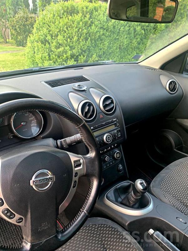Melns Nissan Qashqai 2009 Jelgava, ar dzinēja tilpumu 2.00 L un nobraukumu 320 tūkst. km par 3950 €, foto 5 vietnē AUTOMOTO.COM.LV