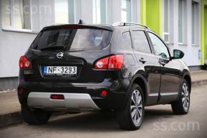 Black Nissan Qashqai 2009 in Riga, with an engine capacity of 2.00 L and mileage of 0 thousand km for 3995 €, photo 6 on AUTOMOTO.COM.LV