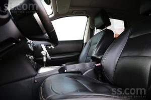 Black Nissan Qashqai 2009 in Riga, with an engine capacity of 2.00 L and mileage of 0 thousand km for 3995 €, photo 8 on AUTOMOTO.COM.LV
