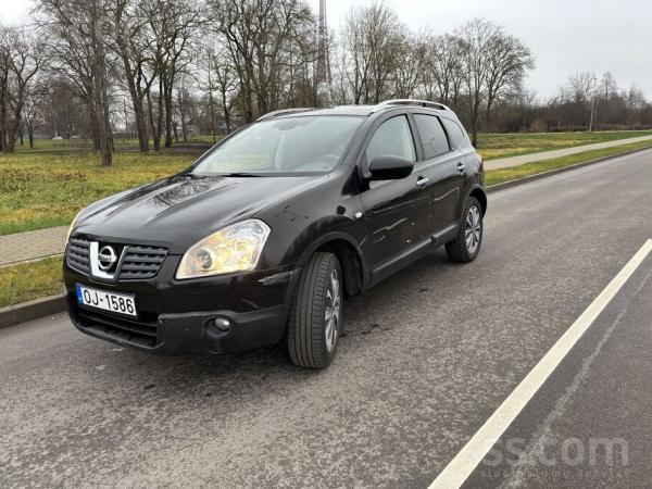 Black Nissan Qashqai 2009 in Riga, with an engine capacity of 2.00 L and mileage of 286 thousand km for 3150 €, photo 4 on AUTOMOTO.COM.LV