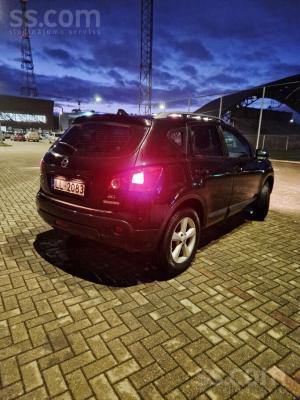 Melns Nissan Qashqai 2009 Valmiera, ar dzinēja tilpumu 1.50 L un nobraukumu 330 tūkst. km par 4200 €, foto 4 vietnē AUTOMOTO.COM.LV