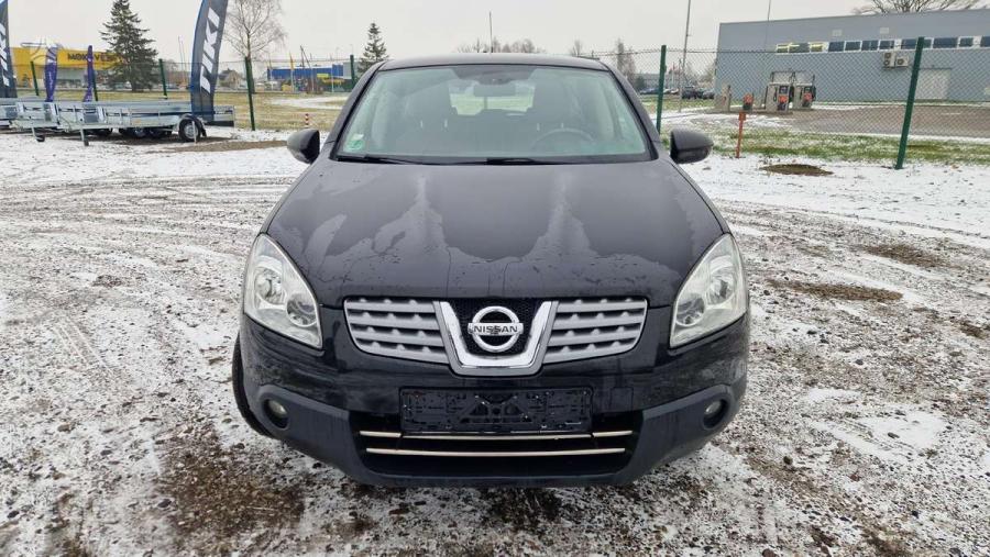 Black Nissan Qashqai 2009 in Marijampole, with an engine capacity of 2.00 L and mileage of 230 thousand km for 4790 €, photo 2 on AUTOMOTO.COM.LV