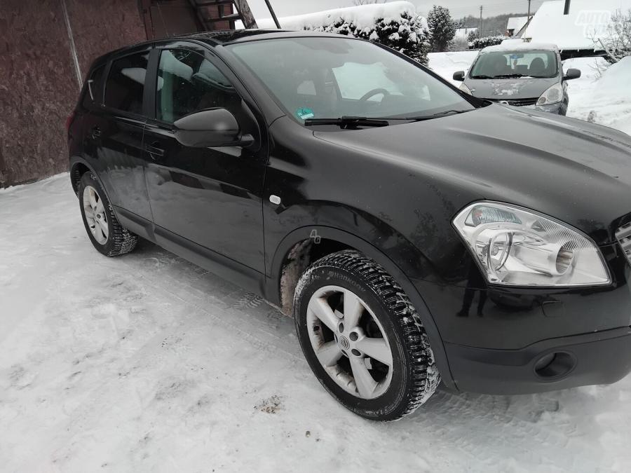 Black Nissan Qashqai 2009 in Ignalina, with an engine capacity of 1.50 L and mileage of 222 thousand km for 2899 €, photo 8 on AUTOMOTO.COM.LV