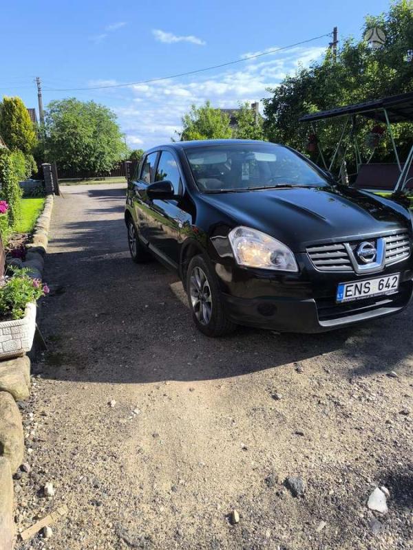 Black Nissan Qashqai 2009 in Vievis, with an engine capacity of 2.00 L and mileage of 279 thousand km for 1500 €, photo 1 on AUTOMOTO.COM.LV
