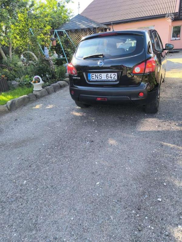 Black Nissan Qashqai 2009 in Vievis, with an engine capacity of 2.00 L and mileage of 279 thousand km for 1500 €, photo 2 on AUTOMOTO.COM.LV