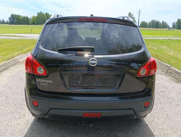 Black Nissan Qashqai 2009 in Marijampole, with an engine capacity of 2.00 L and mileage of 139 thousand km for 3255 €, photo 8 on AUTOMOTO.COM.LV