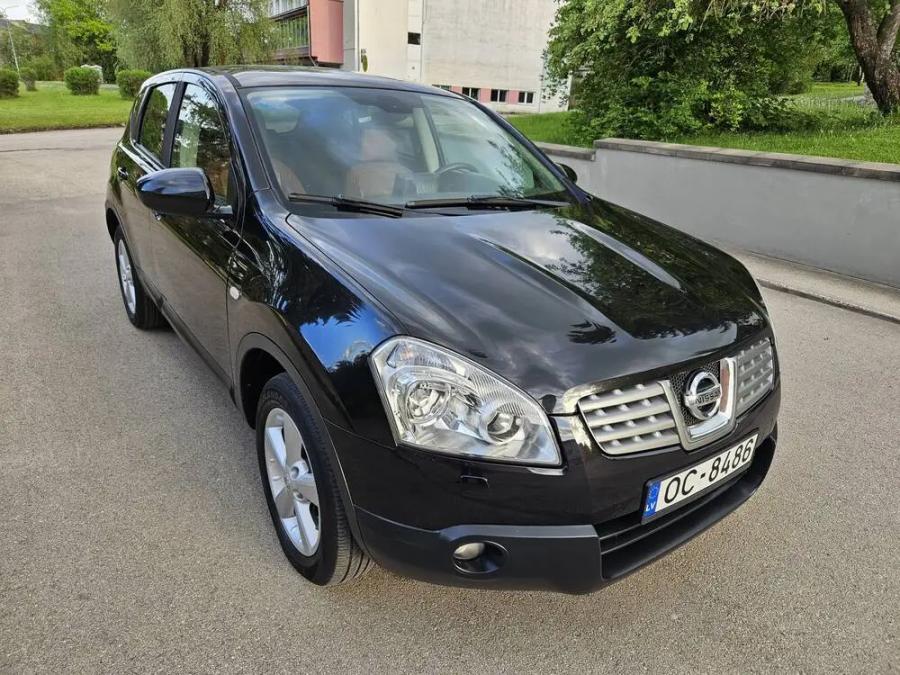 Melns Nissan Qashqai 2009 Jēkabpils, ar dzinēja tilpumu 2.00 L un nobraukumu 243 tūkst. km par 5490 €, foto 4 vietnē AUTOMOTO.COM.LV