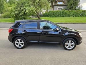 Melns Nissan Qashqai 2009 Jēkabpils, ar dzinēja tilpumu 2.00 L un nobraukumu 243 tūkst. km par 5490 €, foto 6 vietnē AUTOMOTO.COM.LV