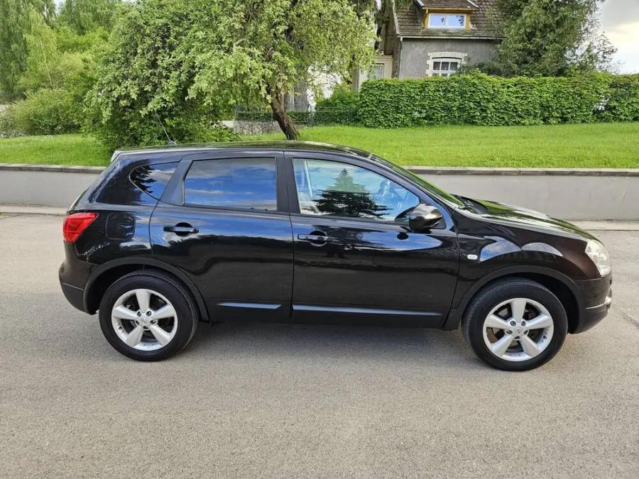Melns Nissan Qashqai 2009 Jēkabpils, ar dzinēja tilpumu 2.00 L un nobraukumu 243 tūkst. km par 5490 €, foto 6 vietnē AUTOMOTO.COM.LV