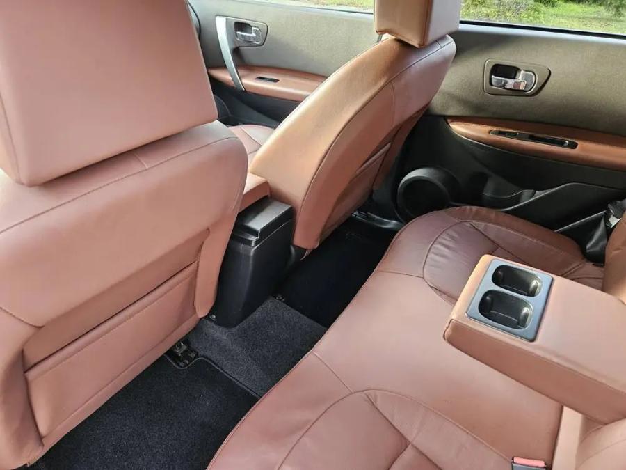 Melns Nissan Qashqai 2009 Jēkabpils, ar dzinēja tilpumu 2.00 L un nobraukumu 243 tūkst. km par 5490 €, foto 15 vietnē AUTOMOTO.COM.LV