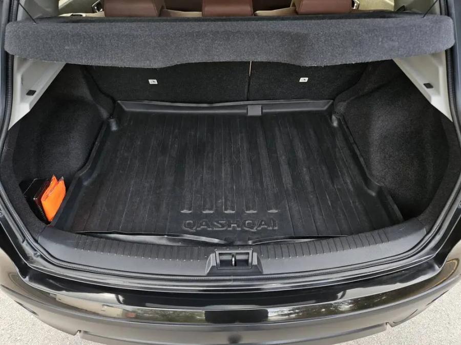 Melns Nissan Qashqai 2009 Jēkabpils, ar dzinēja tilpumu 2.00 L un nobraukumu 243 tūkst. km par 5490 €, foto 17 vietnē AUTOMOTO.COM.LV