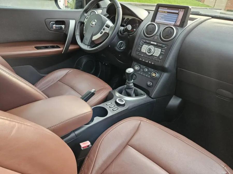 Melns Nissan Qashqai 2009 Jēkabpils, ar dzinēja tilpumu 2.00 L un nobraukumu 243 tūkst. km par 5490 €, foto 19 vietnē AUTOMOTO.COM.LV
