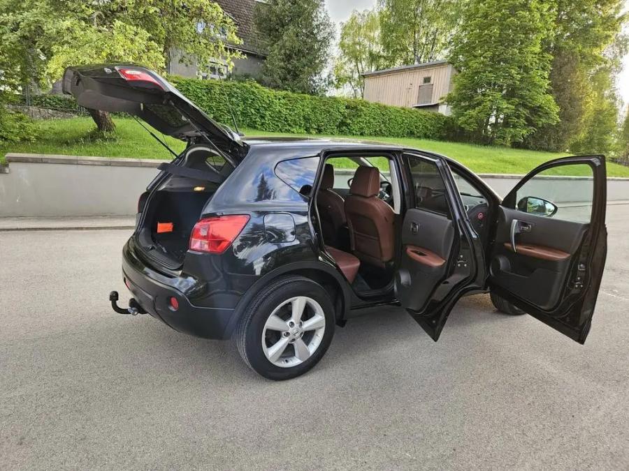 Melns Nissan Qashqai 2009 Jēkabpils, ar dzinēja tilpumu 2.00 L un nobraukumu 243 tūkst. km par 5490 €, foto 20 vietnē AUTOMOTO.COM.LV