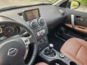 Melns Nissan Qashqai 2009 Jēkabpils, ar dzinēja tilpumu 2.00 L un nobraukumu 243 tūkst. km par 5490 €, foto 27 vietnē AUTOMOTO.COM.LV