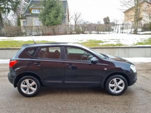 Melns Nissan Qashqai 2009 Jēkabpils, ar dzinēja tilpumu 2.00 L un nobraukumu 205 tūkst. km par 5800 €, foto 6 vietnē AUTOMOTO.COM.LV