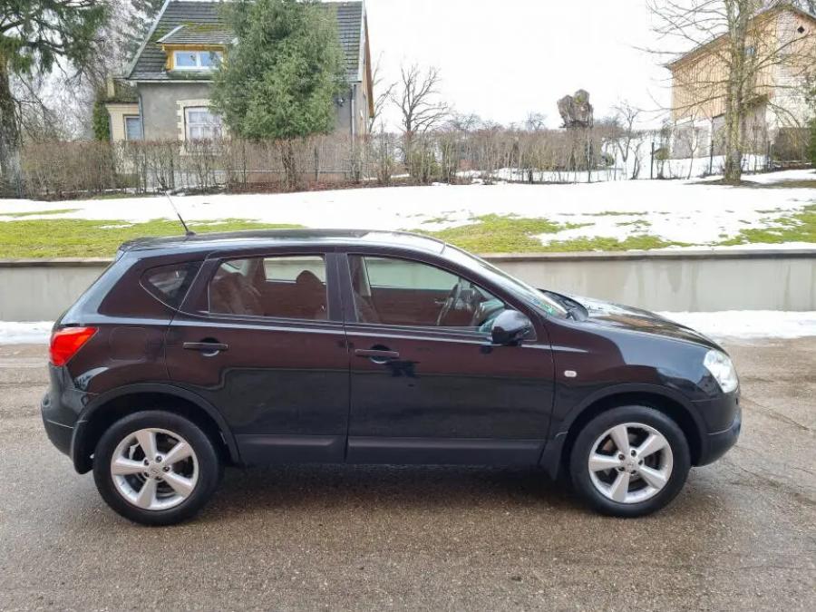 Melns Nissan Qashqai 2009 Jēkabpils, ar dzinēja tilpumu 2.00 L un nobraukumu 205 tūkst. km par 5800 €, foto 6 vietnē AUTOMOTO.COM.LV