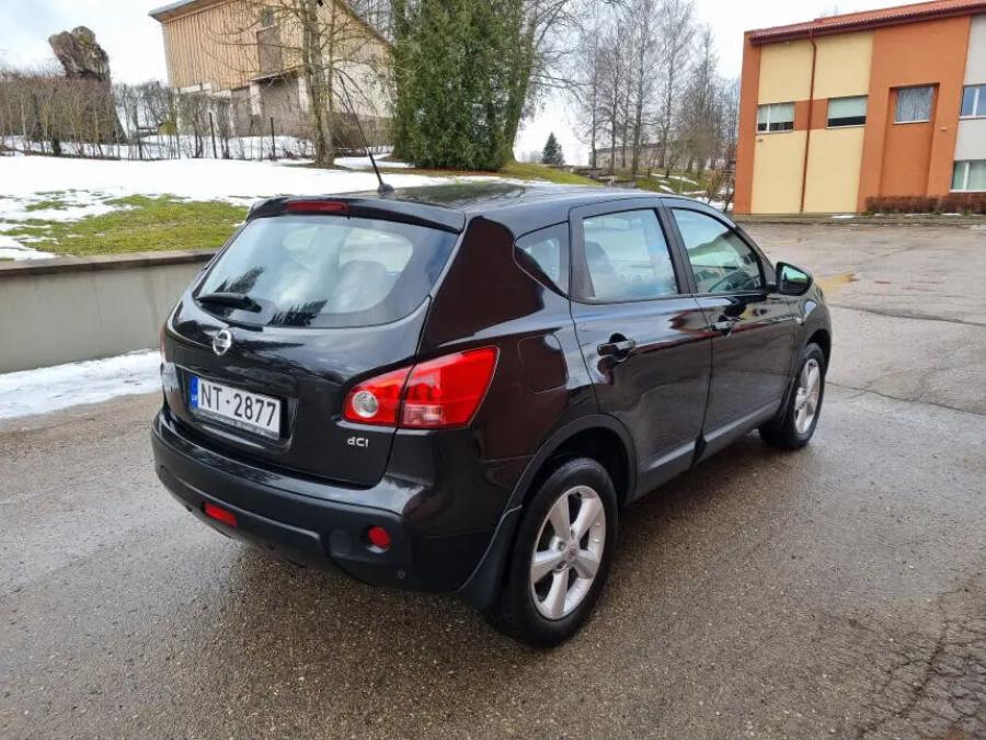 Melns Nissan Qashqai 2009 Jēkabpils, ar dzinēja tilpumu 2.00 L un nobraukumu 205 tūkst. km par 5800 €, foto 7 vietnē AUTOMOTO.COM.LV
