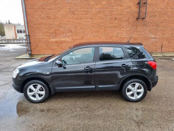 Melns Nissan Qashqai 2009 Jēkabpils, ar dzinēja tilpumu 2.00 L un nobraukumu 205 tūkst. km par 5800 €, foto 10 vietnē AUTOMOTO.COM.LV