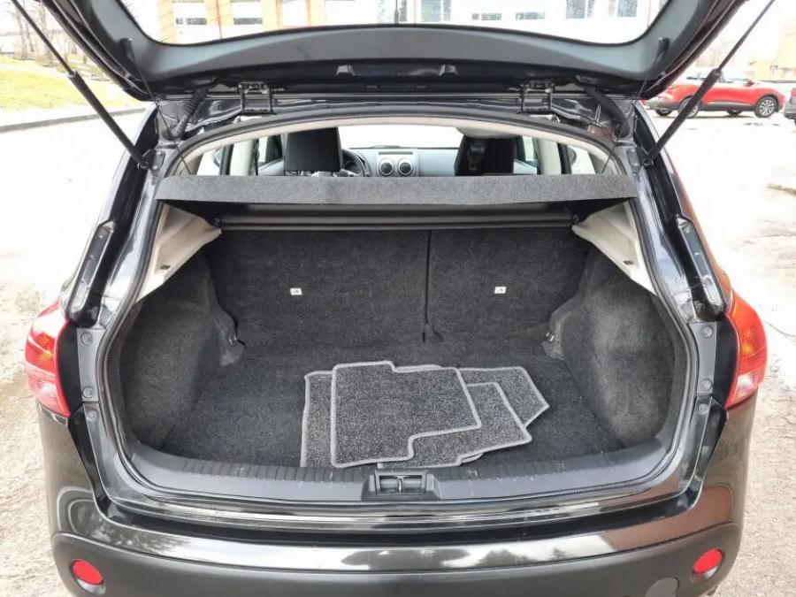 Melns Nissan Qashqai 2009 Jēkabpils, ar dzinēja tilpumu 2.00 L un nobraukumu 205 tūkst. km par 5800 €, foto 17 vietnē AUTOMOTO.COM.LV