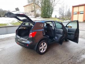 Melns Nissan Qashqai 2009 Jēkabpils, ar dzinēja tilpumu 2.00 L un nobraukumu 205 tūkst. km par 5800 €, foto 21 vietnē AUTOMOTO.COM.LV
