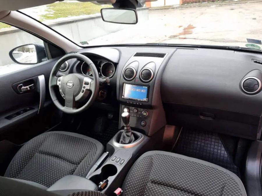 Melns Nissan Qashqai 2009 Jēkabpils, ar dzinēja tilpumu 2.00 L un nobraukumu 205 tūkst. km par 5800 €, foto 22 vietnē AUTOMOTO.COM.LV