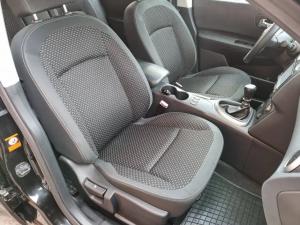 Melns Nissan Qashqai 2009 Jēkabpils, ar dzinēja tilpumu 2.00 L un nobraukumu 205 tūkst. km par 5800 €, foto 24 vietnē AUTOMOTO.COM.LV