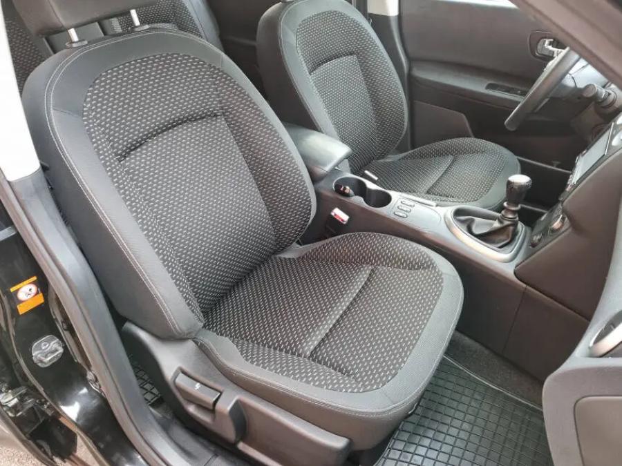 Melns Nissan Qashqai 2009 Jēkabpils, ar dzinēja tilpumu 2.00 L un nobraukumu 205 tūkst. km par 5800 €, foto 24 vietnē AUTOMOTO.COM.LV