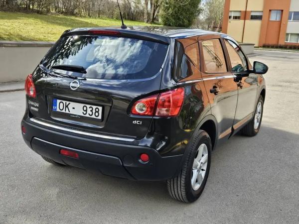 Melns Nissan Qashqai 2009 Jēkabpils, ar dzinēja tilpumu 1.50 L un nobraukumu 293 tūkst. km par 5290 €, foto 5 vietnē AUTOMOTO.COM.LV