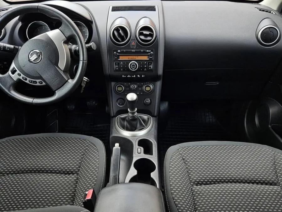 Melns Nissan Qashqai 2009 Jēkabpils, ar dzinēja tilpumu 1.50 L un nobraukumu 293 tūkst. km par 5290 €, foto 22 vietnē AUTOMOTO.COM.LV