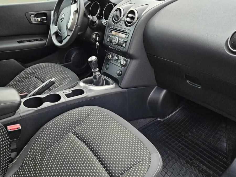 Melns Nissan Qashqai 2009 Jēkabpils, ar dzinēja tilpumu 1.50 L un nobraukumu 293 tūkst. km par 5290 €, foto 24 vietnē AUTOMOTO.COM.LV