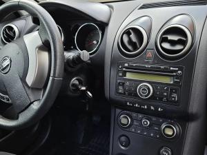 Melns Nissan Qashqai 2009 Jēkabpils, ar dzinēja tilpumu 1.50 L un nobraukumu 293 tūkst. km par 5290 €, foto 28 vietnē AUTOMOTO.COM.LV