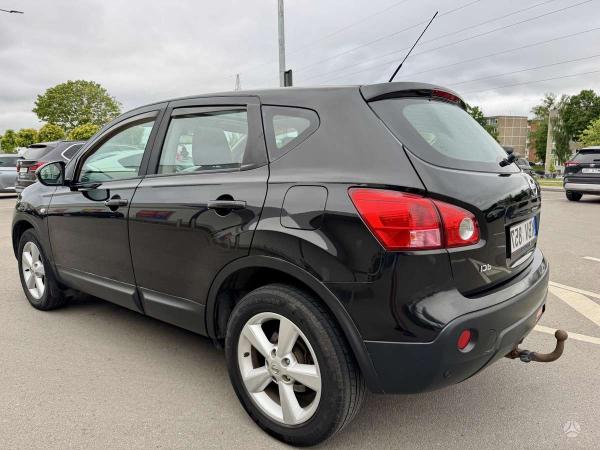 Black Nissan Qashqai 2009 in Alytus, with an engine capacity of 2.00 L and mileage of 412 thousand km for 4099 €, photo 8 on AUTOMOTO.COM.LV