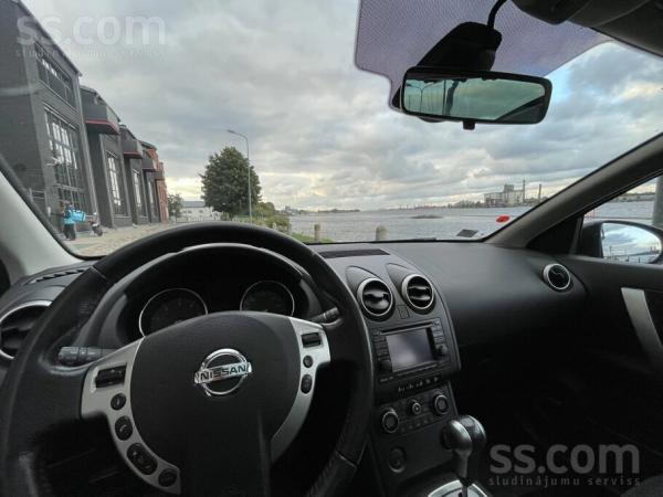 Melns Nissan Qashqai 2009 Rīga, ar dzinēja tilpumu 2.00 L un nobraukumu 300 tūkst. km par 4500 €, foto 10 vietnē AUTOMOTO.COM.LV
