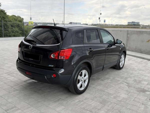 Black Nissan Qashqai 2009 in Kaunas, with an engine capacity of 1.46 L and mileage of 330 thousand km for 2900 €, photo 6 on AUTOMOTO.COM.LV