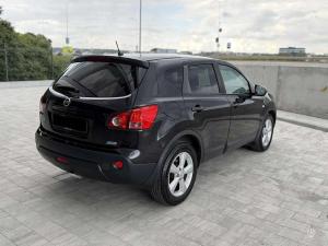 Black Nissan Qashqai 2009 in Kaunas, with an engine capacity of 1.46 L and mileage of 330 thousand km for 2900 €, photo 7 on AUTOMOTO.COM.LV