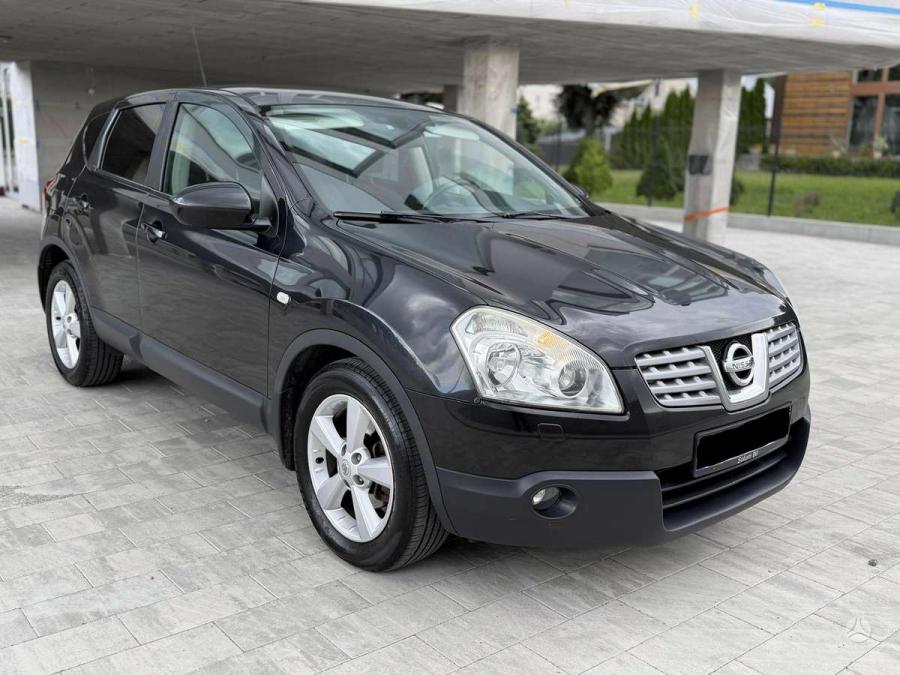 Black Nissan Qashqai 2009 in Kaunas, with an engine capacity of 1.46 L and mileage of 330 thousand km for 2900 €, photo 8 on AUTOMOTO.COM.LV
