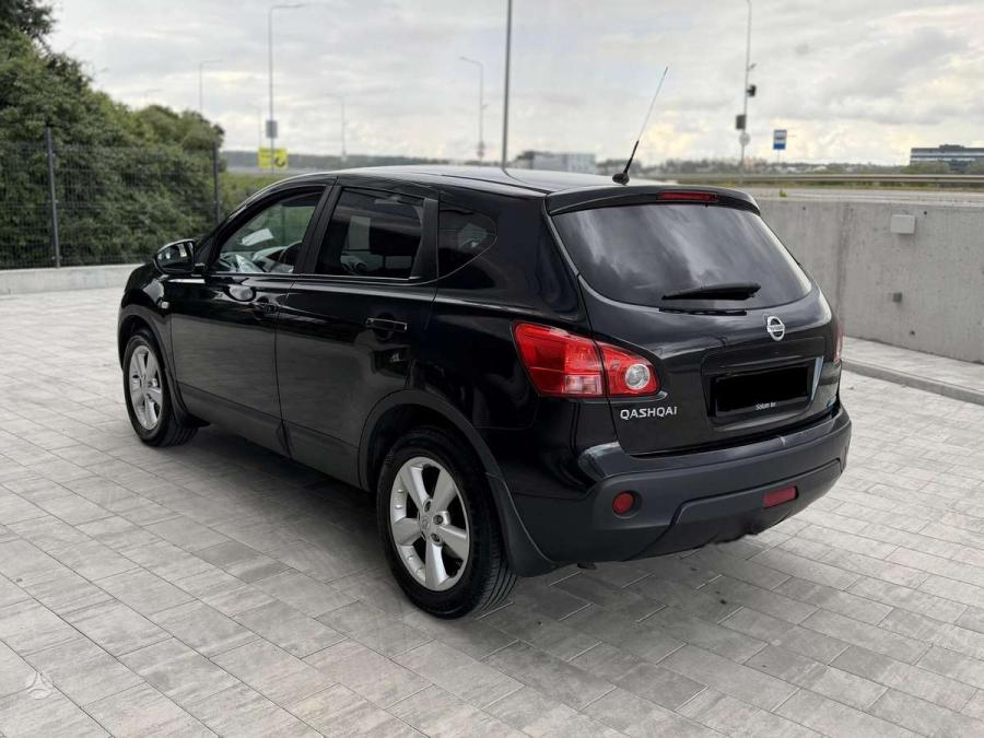 Black Nissan Qashqai 2009 in Kaunas, with an engine capacity of 1.46 L and mileage of 330 thousand km for 2900 €, photo 10 on AUTOMOTO.COM.LV