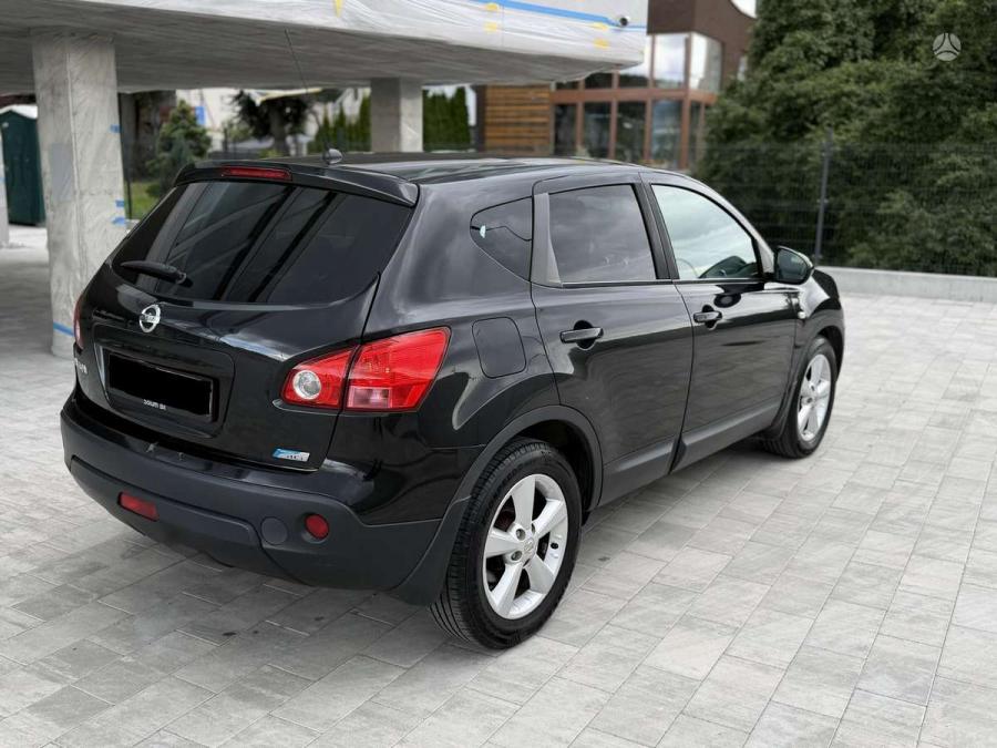 Black Nissan Qashqai 2009 in Kaunas, with an engine capacity of 1.46 L and mileage of 330 thousand km for 2900 €, photo 11 on AUTOMOTO.COM.LV