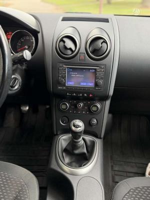Black Nissan Qashqai 2009 in Kaunas, with an engine capacity of 1.46 L and mileage of 330 thousand km for 2900 €, photo 14 on AUTOMOTO.COM.LV