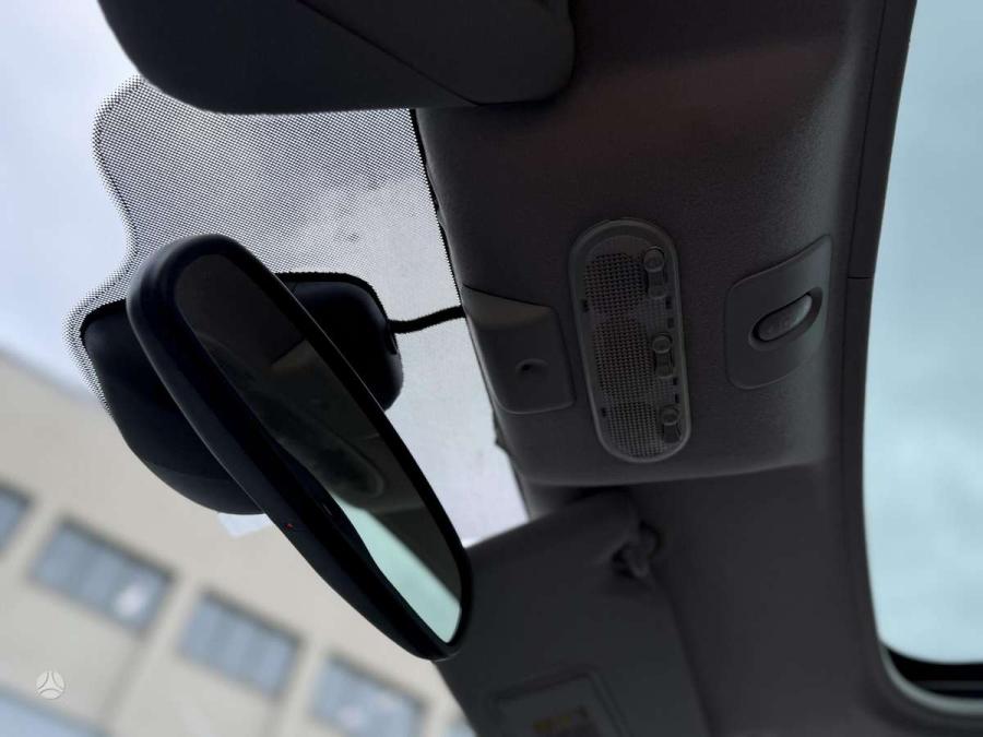 Black Nissan Qashqai 2009 in Kaunas, with an engine capacity of 1.46 L and mileage of 330 thousand km for 2900 €, photo 17 on AUTOMOTO.COM.LV
