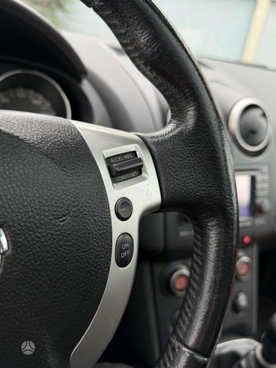 Black Nissan Qashqai 2009 in Kaunas, with an engine capacity of 1.46 L and mileage of 330 thousand km for 2900 €, photo 18 on AUTOMOTO.COM.LV