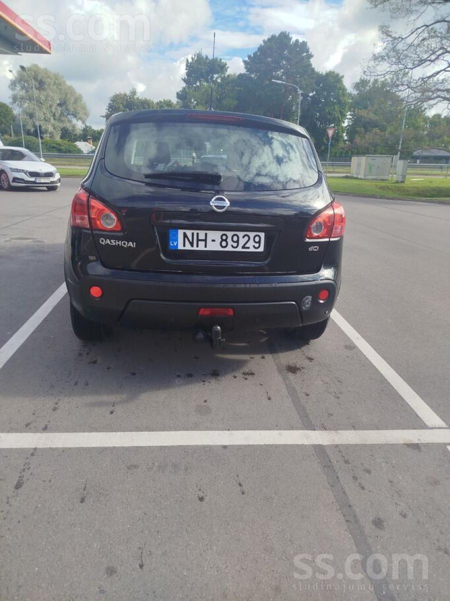 Melns Nissan Qashqai 2009 Ogre, ar dzinēja tilpumu 1.50 L un nobraukumu 237 tūkst. km par 3900 €, foto 1 vietnē AUTOMOTO.COM.LV