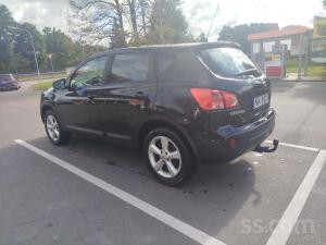 Melns Nissan Qashqai 2009 Ogre, ar dzinēja tilpumu 1.50 L un nobraukumu 237 tūkst. km par 3900 €, foto 3 vietnē AUTOMOTO.COM.LV