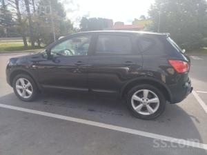 Melns Nissan Qashqai 2009 Ogre, ar dzinēja tilpumu 1.50 L un nobraukumu 237 tūkst. km par 3900 €, foto 4 vietnē AUTOMOTO.COM.LV