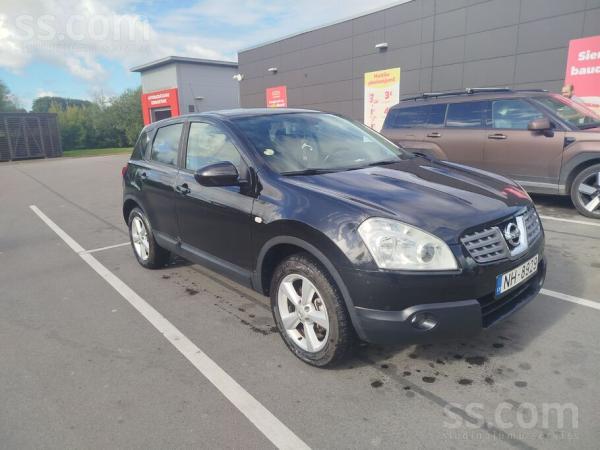 Black Nissan Qashqai 2009 in Ogre, with an engine capacity of 1.50 L and mileage of 237 thousand km for 3900 €, photo 6 on AUTOMOTO.COM.LV